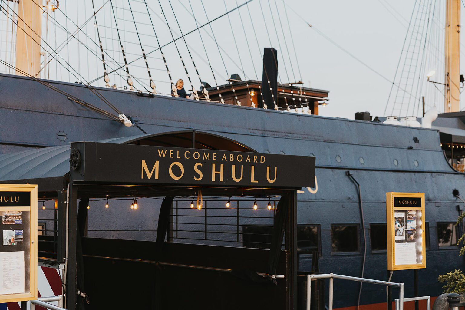 Moshulu Boat Wedding in Philadelphia | Amina & James ...