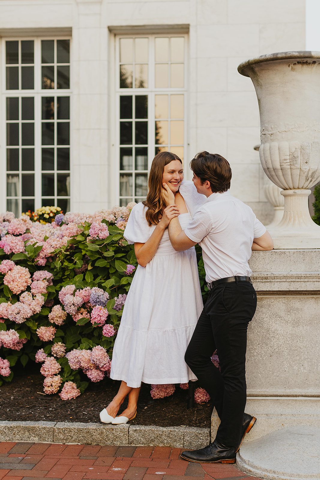 Romantic Cross Estate Gardens Engagement Photos | Vivian & Michael ...
